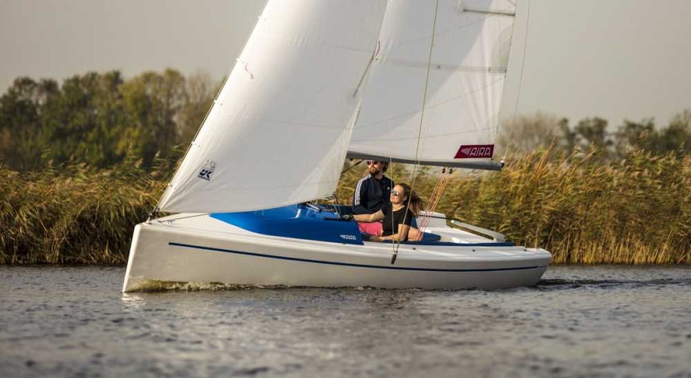 AIRA 22...COMFORTABELE DAGZEILER - watersport-tv