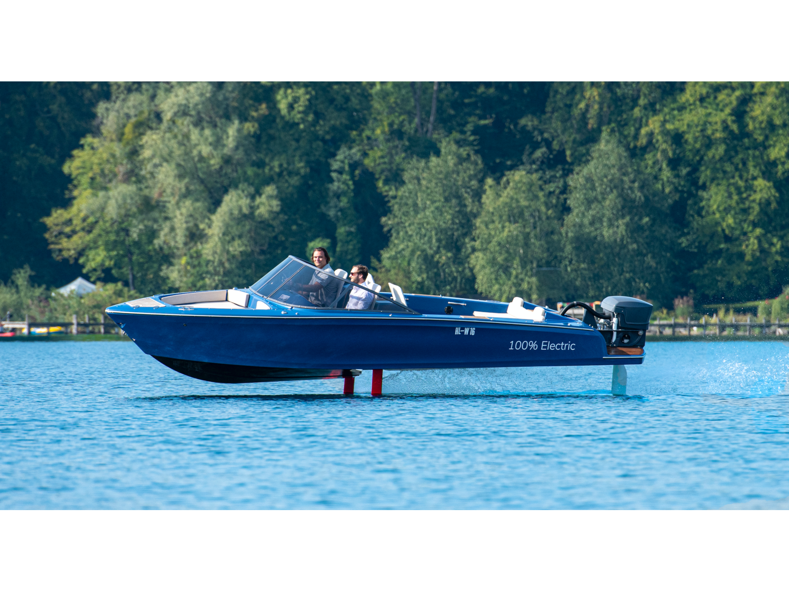 ELEKTRISCHE HYDROFOIL SPEEDBOOT VOOR HET EERST IN NEDERLAND - watersport-tv
