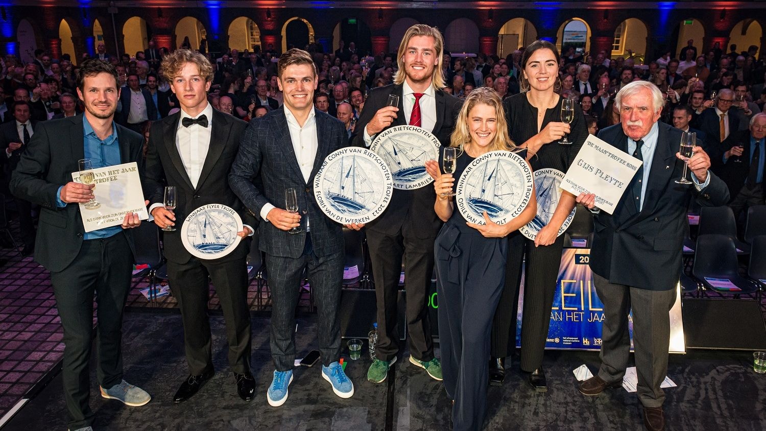Van Rietschoten trofee voor 49er wereldkampioenen - watersport-tv