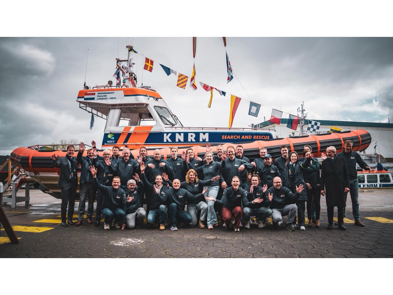 Nieuwe reddingboot voor KNRM Lemmer Pauline gedoopt - watersport-tv