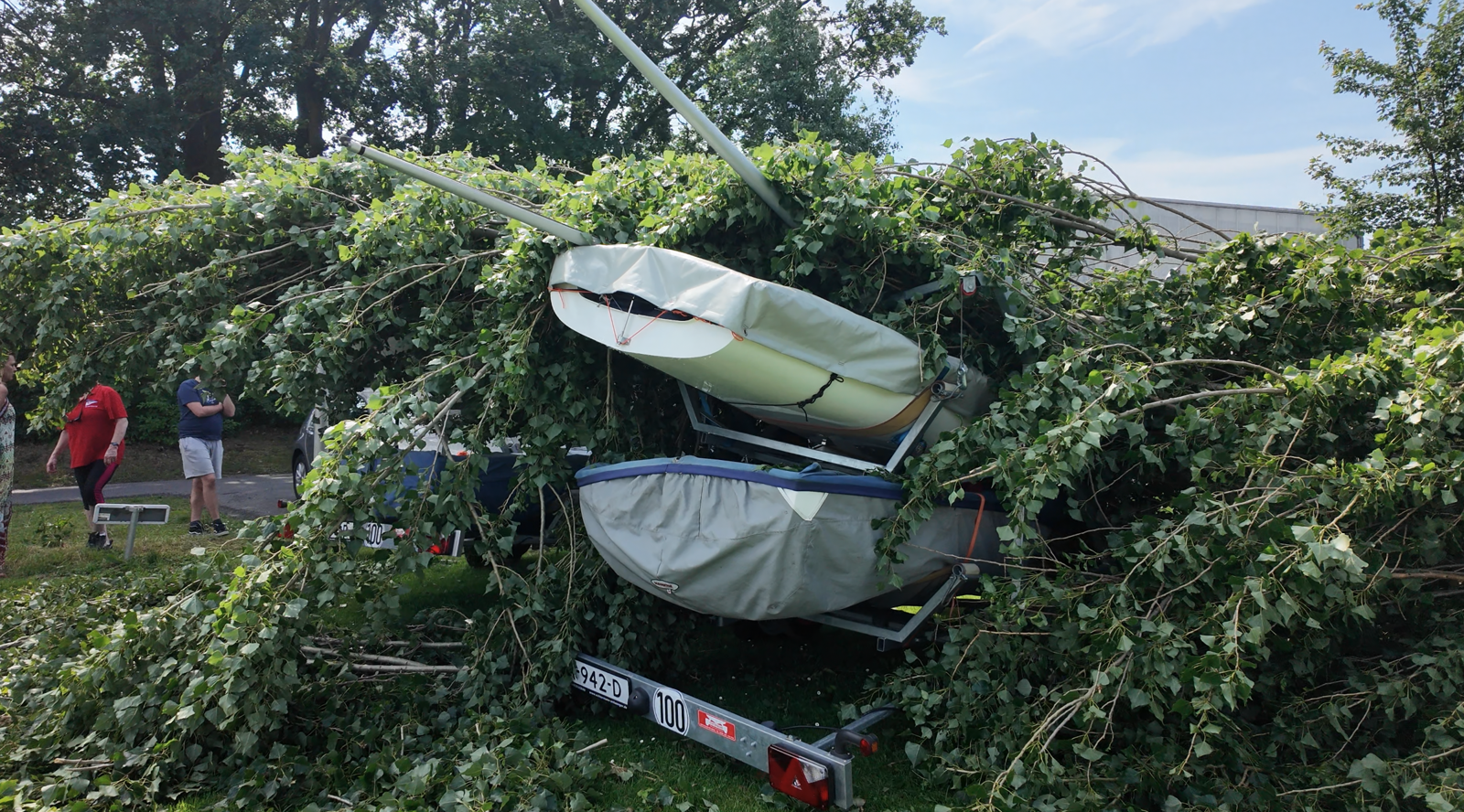 Studenten zeilers zwaar gedupeerd door zomer noodweer - watersport-tv